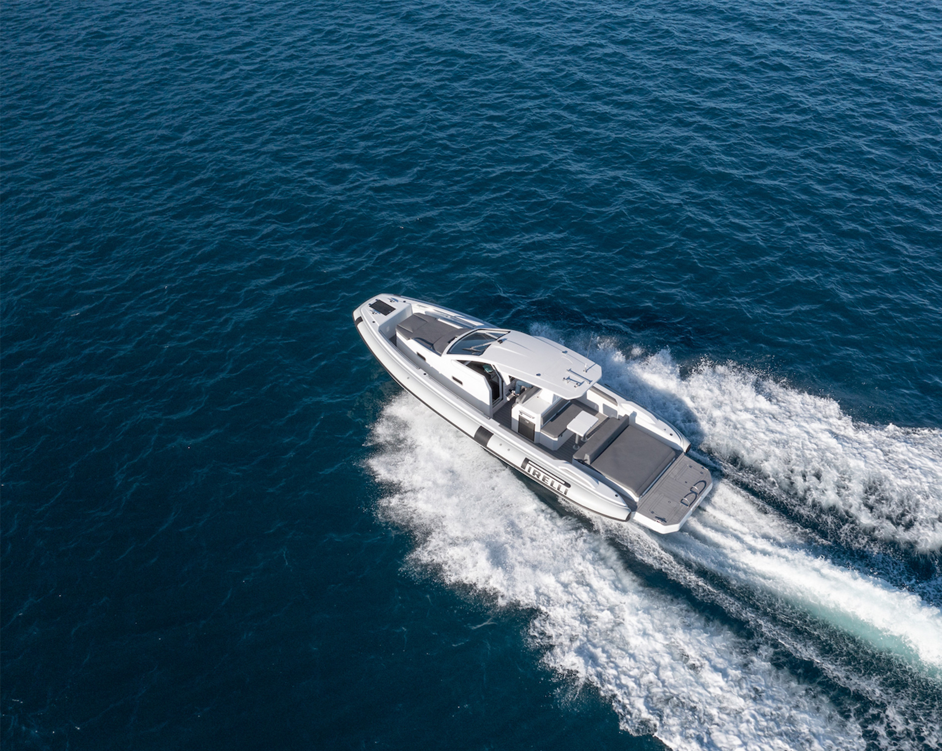 PIRELLI 35 | PIRELLI Speedboats
