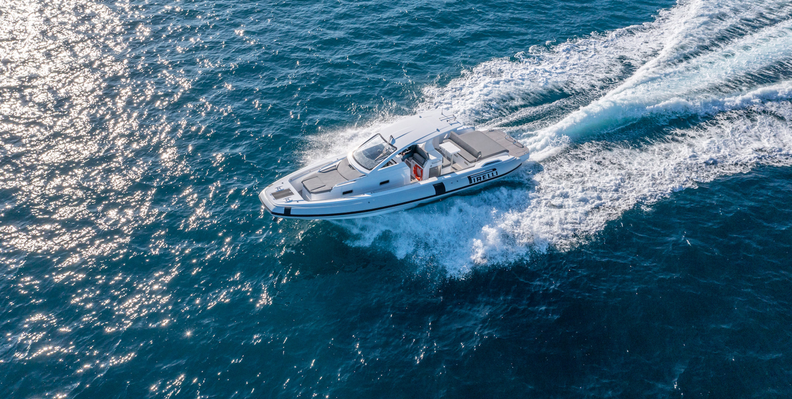 PIRELLI 35 | Pirelli Speedboats